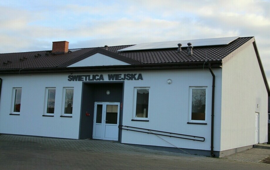 Świetlica wiejska z fotowoltaiką - Stare Miasto